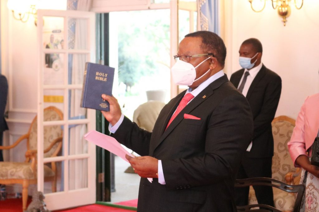Zimbabwe's New Foreign Minister Sworn In | African Examiner