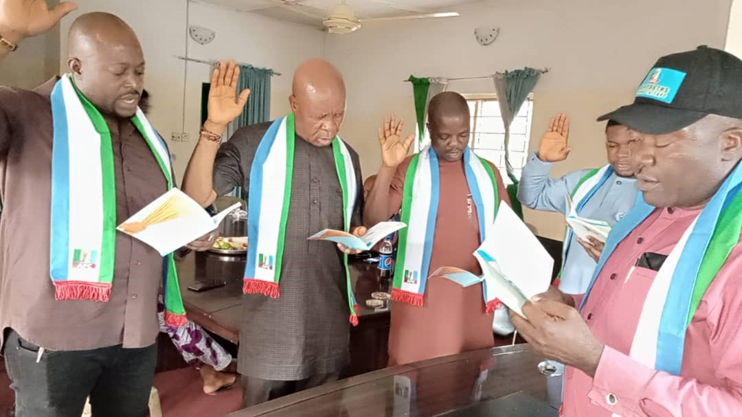 Newly Elected Enugu APC State Exco Members Inaugurated | African Examiner