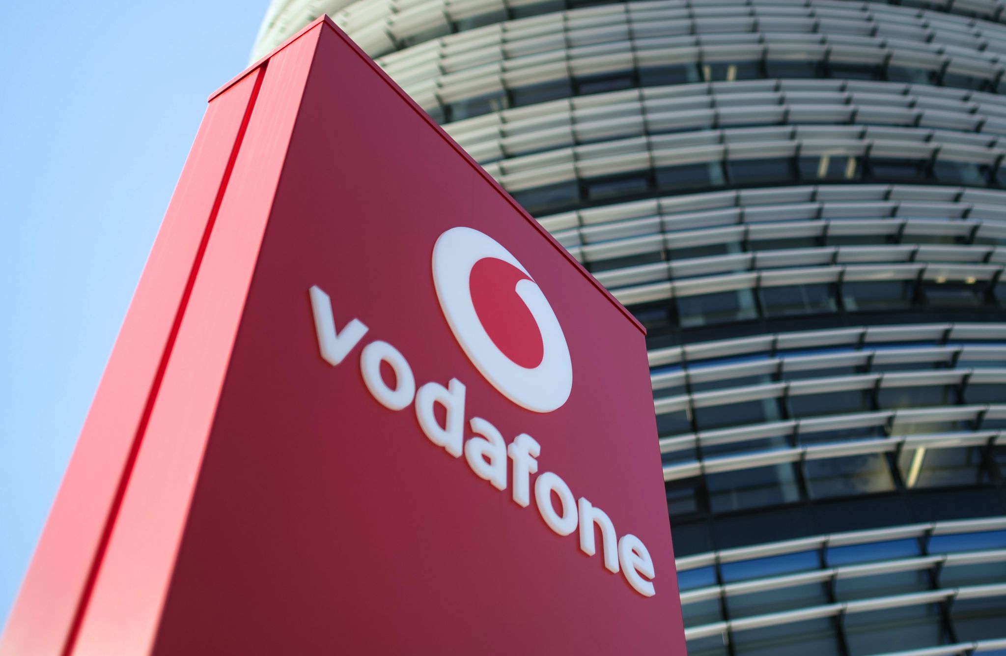 Vodafone Germany Set To Recycle 1 Million Old Cell Phones From Africa ...